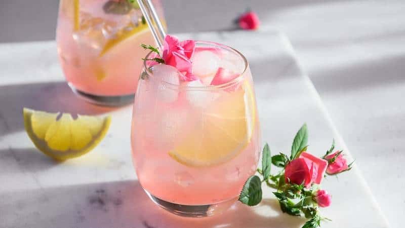 Blog - Lemoniady na garden party: lawendowa i różana Superbutelki.pl
